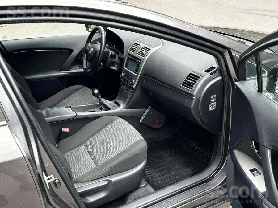 Серый Тойота Авенсис 2011 в Рига, объемом двигателя 2.00 л и пробегом 222 тыс. км за 5990 €, фото 13 на AUTOMOTO.COM.LV