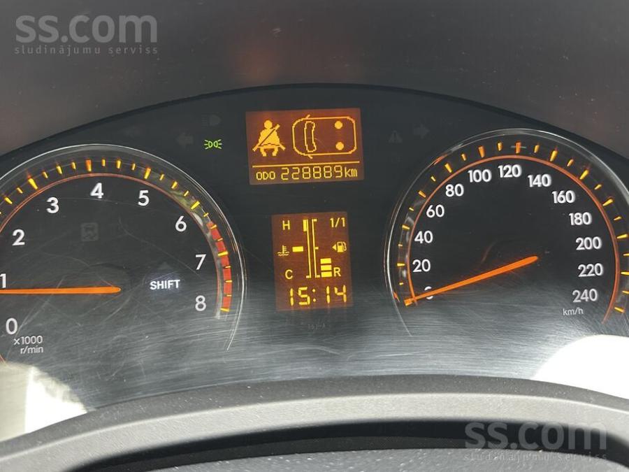 Серый Тойота Авенсис 2011 в Рига, объемом двигателя 2.00 л и пробегом 222 тыс. км за 5990 €, фото 22 на AUTOMOTO.COM.LV