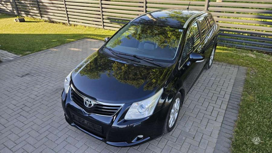 Серый Тойота Авенсис 2011 в Каунас, объемом двигателя 2.00 л и пробегом 235 тыс. км за 4500 €, фото 1 на AUTOMOTO.COM.LV