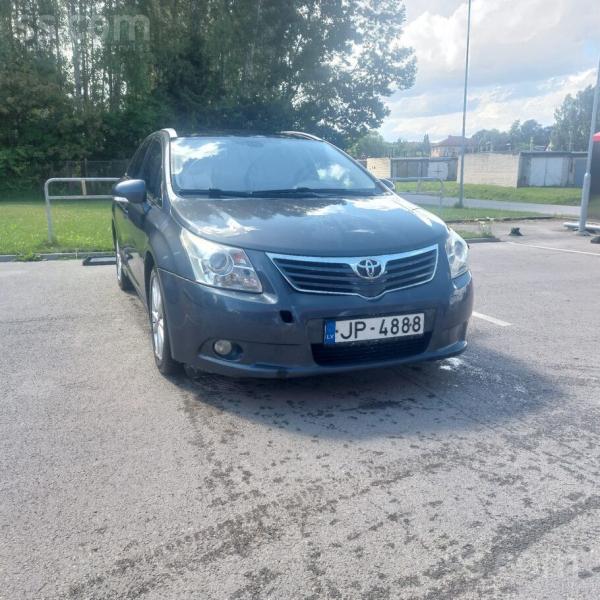 Pelēks Toyota Avensis 2011 Bauska, ar dzinēja tilpumu 2.20 L un nobraukumu 300 tūkst. km par 2700 €, foto 2 vietnē AUTOMOTO.COM.LV