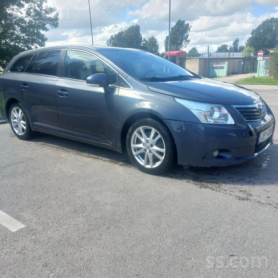 Pelēks Toyota Avensis 2011 Bauska, ar dzinēja tilpumu 2.20 L un nobraukumu 300 tūkst. km par 2700 €, foto 4 vietnē AUTOMOTO.COM.LV