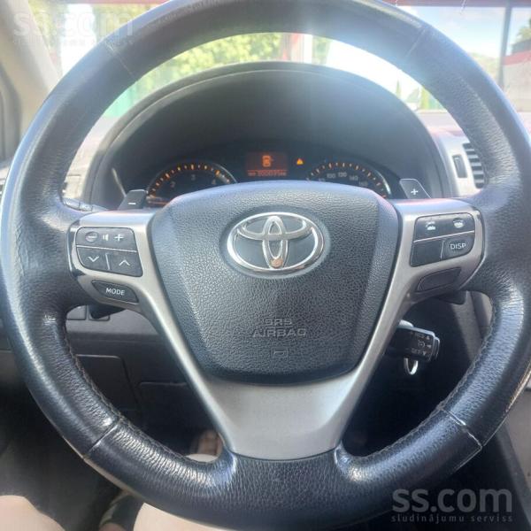 Pelēks Toyota Avensis 2011 Bauska, ar dzinēja tilpumu 2.20 L un nobraukumu 300 tūkst. km par 2700 €, foto 8 vietnē AUTOMOTO.COM.LV
