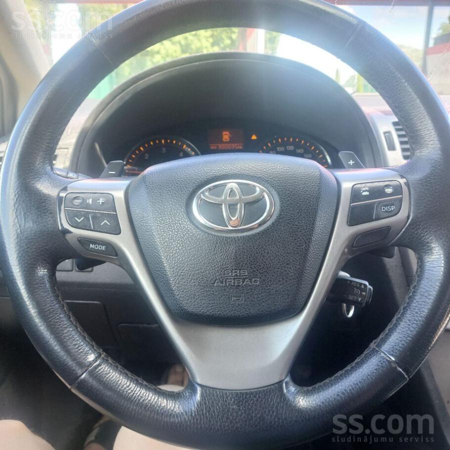Pelēks Toyota Avensis 2011 Bauska, ar dzinēja tilpumu 2.20 L un nobraukumu 300 tūkst. km par 2700 €, foto 9 vietnē AUTOMOTO.COM.LV