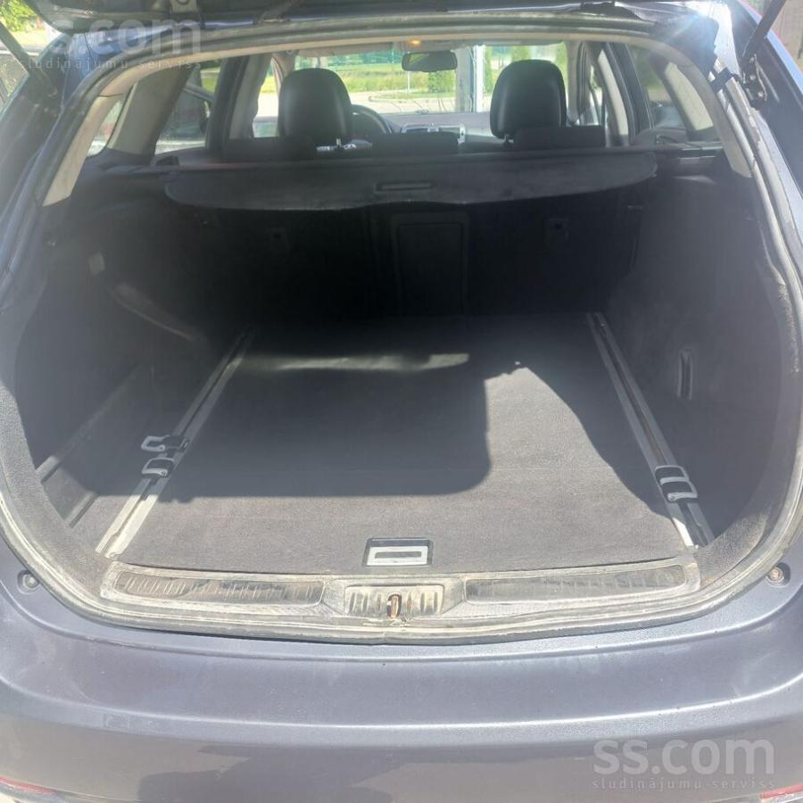 Pelēks Toyota Avensis 2011 Bauska, ar dzinēja tilpumu 2.20 L un nobraukumu 300 tūkst. km par 2700 €, foto 11 vietnē AUTOMOTO.COM.LV