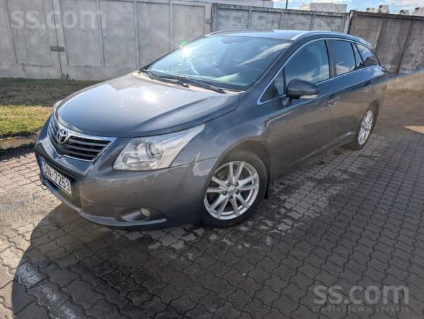 Pelēks Toyota Avensis 2011 Saldus, ar dzinēja tilpumu 2.00 L un nobraukumu 335 tūkst. km par 3450 €, foto 1 vietnē AUTOMOTO.COM.LV