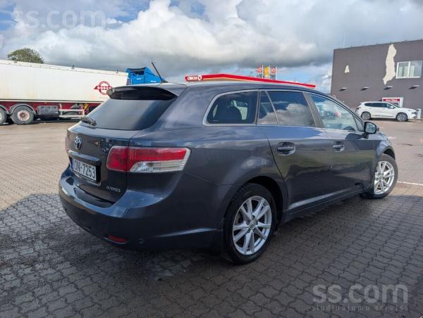 Pelēks Toyota Avensis 2011 Saldus, ar dzinēja tilpumu 2.00 L un nobraukumu 335 tūkst. km par 3450 €, foto 3 vietnē AUTOMOTO.COM.LV