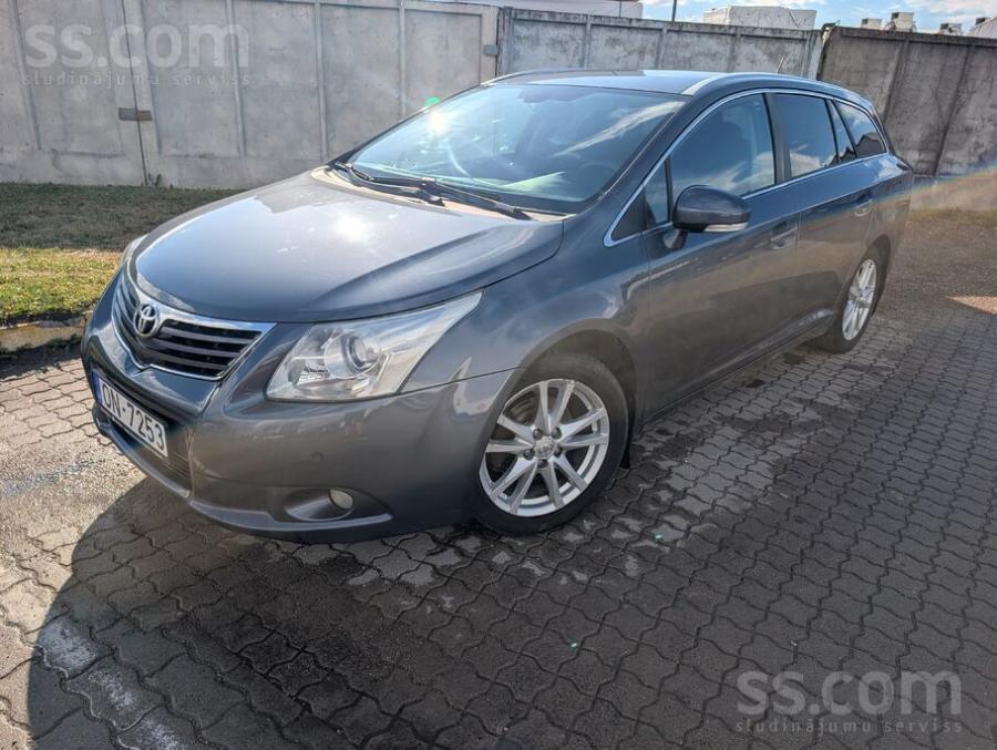 Pelēks Toyota Avensis 2011 Saldus, ar dzinēja tilpumu 2.00 L un nobraukumu 335 tūkst. km par 3050 €, foto 1 vietnē AUTOMOTO.COM.LV
