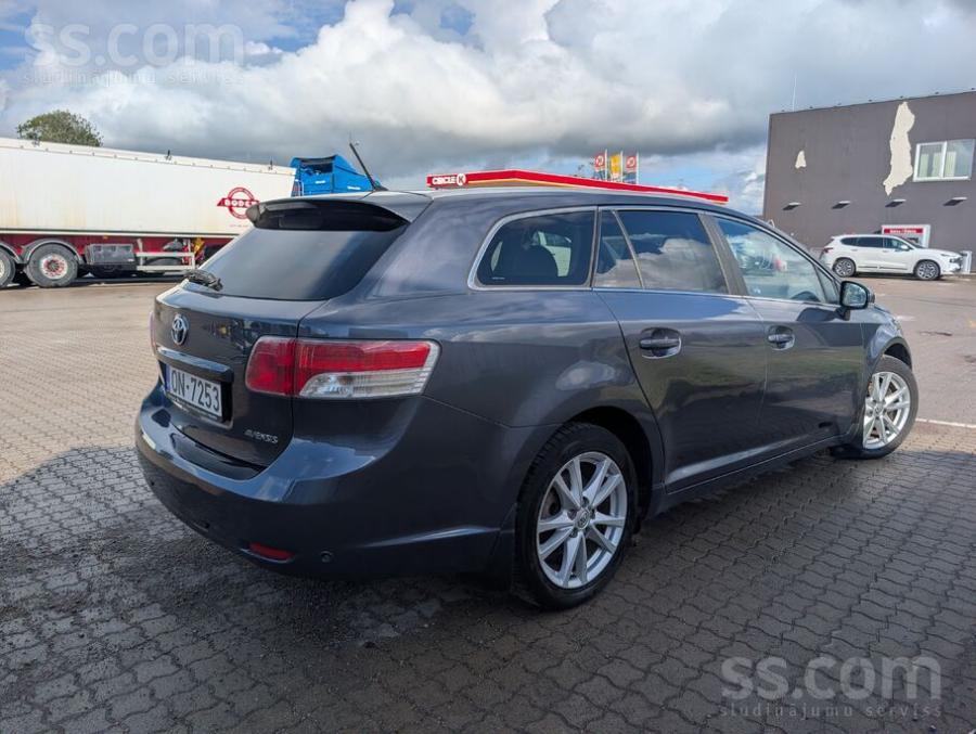 Pelēks Toyota Avensis 2011 Saldus, ar dzinēja tilpumu 2.00 L un nobraukumu 335 tūkst. km par 3050 €, foto 4 vietnē AUTOMOTO.COM.LV