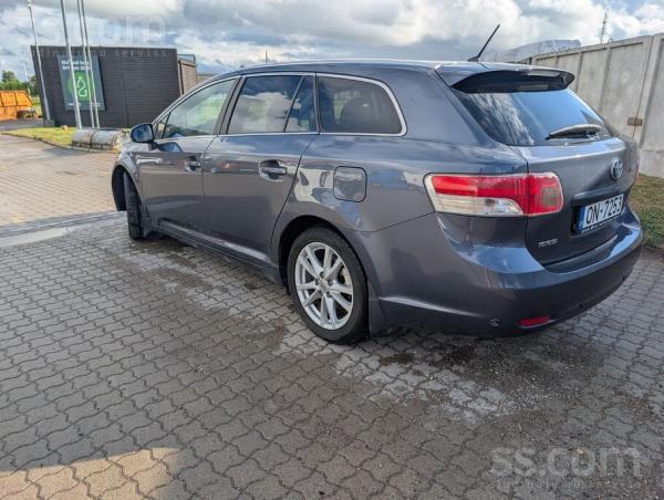 Grey Toyota Avensis 2011 in Saldus, with an engine capacity of 2.00 L and mileage of 335 thousand km for 3300 €, photo 4 on AUTOMOTO.COM.LV