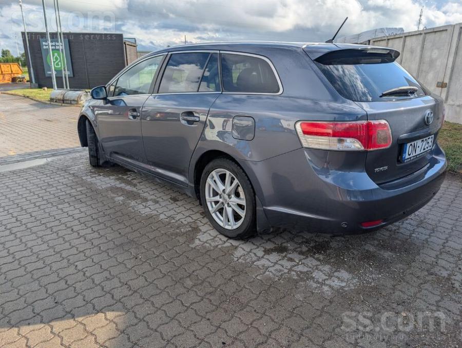 Pelēks Toyota Avensis 2011 Saldus, ar dzinēja tilpumu 2.00 L un nobraukumu 335 tūkst. km par 3050 €, foto 5 vietnē AUTOMOTO.COM.LV