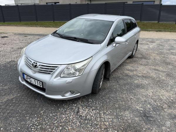 Pelēks Toyota Avensis 2011 Viļņa, ar dzinēja tilpumu 2.00 L un nobraukumu 269 tūkst. km par 3950 €, foto 2 vietnē AUTOMOTO.COM.LV