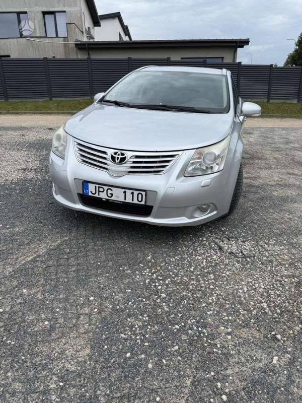 Pelēks Toyota Avensis 2011 Viļņa, ar dzinēja tilpumu 2.00 L un nobraukumu 269 tūkst. km par 3950 €, foto 4 vietnē AUTOMOTO.COM.LV