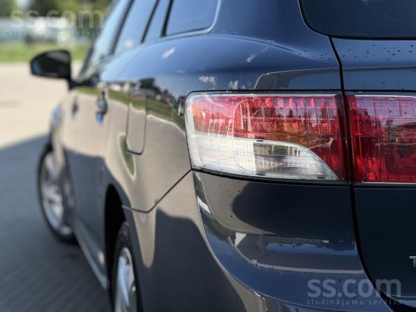 Grey Toyota Avensis 2011 in Rezekne, with an engine capacity of 2.00 L and mileage of 303 thousand km for 4590 €, photo 5 on AUTOMOTO.COM.LV