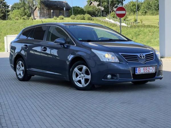 Серый Тойота Авенсис 2011 в Резекне, объемом двигателя 2.00 л и пробегом 303 тыс. км за 4590 €, фото 3 на AUTOMOTO.COM.LV