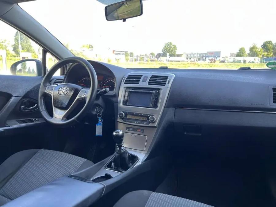 Pelēks Toyota Avensis 2011 Rēzekne, ar dzinēja tilpumu 2.00 L un nobraukumu 303 tūkst. km par 4590 €, foto 11 vietnē AUTOMOTO.COM.LV