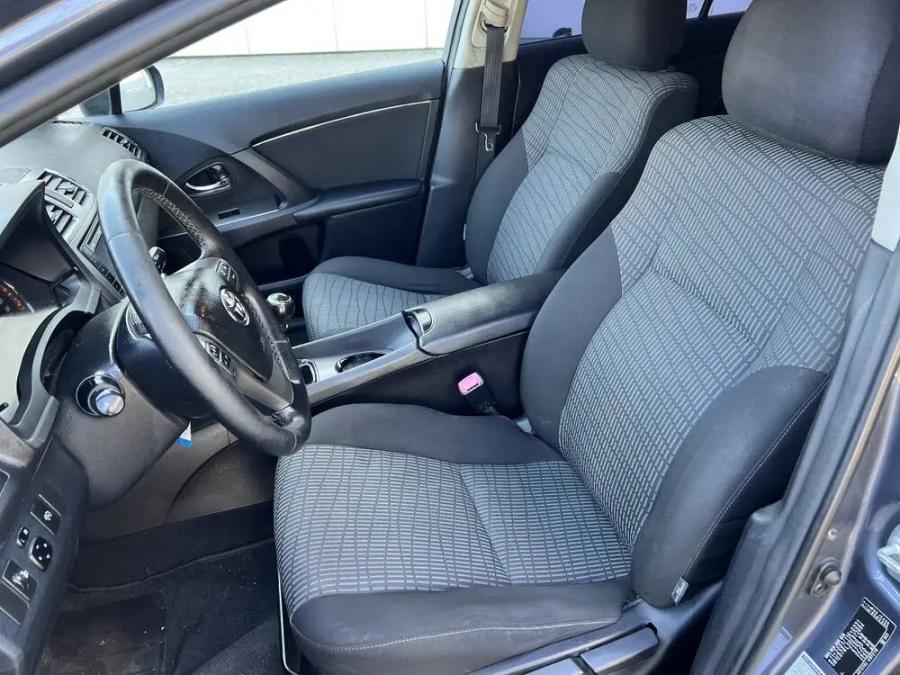 Pelēks Toyota Avensis 2011 Rēzekne, ar dzinēja tilpumu 2.00 L un nobraukumu 303 tūkst. km par 4590 €, foto 13 vietnē AUTOMOTO.COM.LV
