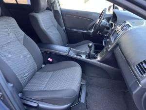 Pelēks Toyota Avensis 2011 Rēzekne, ar dzinēja tilpumu 2.00 L un nobraukumu 303 tūkst. km par 4590 €, foto 14 vietnē AUTOMOTO.COM.LV