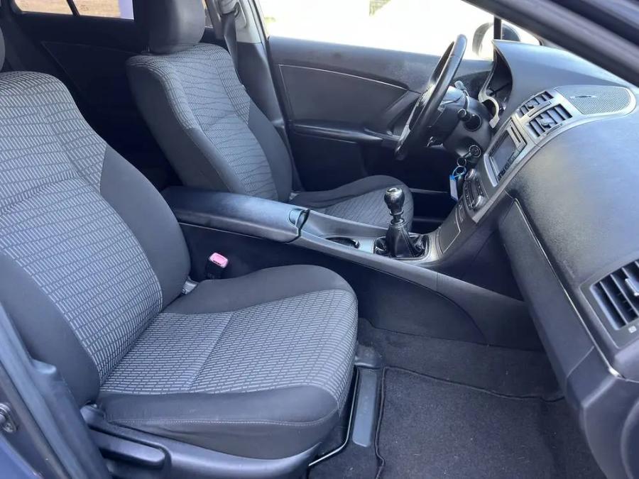 Pelēks Toyota Avensis 2011 Rēzekne, ar dzinēja tilpumu 2.00 L un nobraukumu 303 tūkst. km par 4590 €, foto 14 vietnē AUTOMOTO.COM.LV