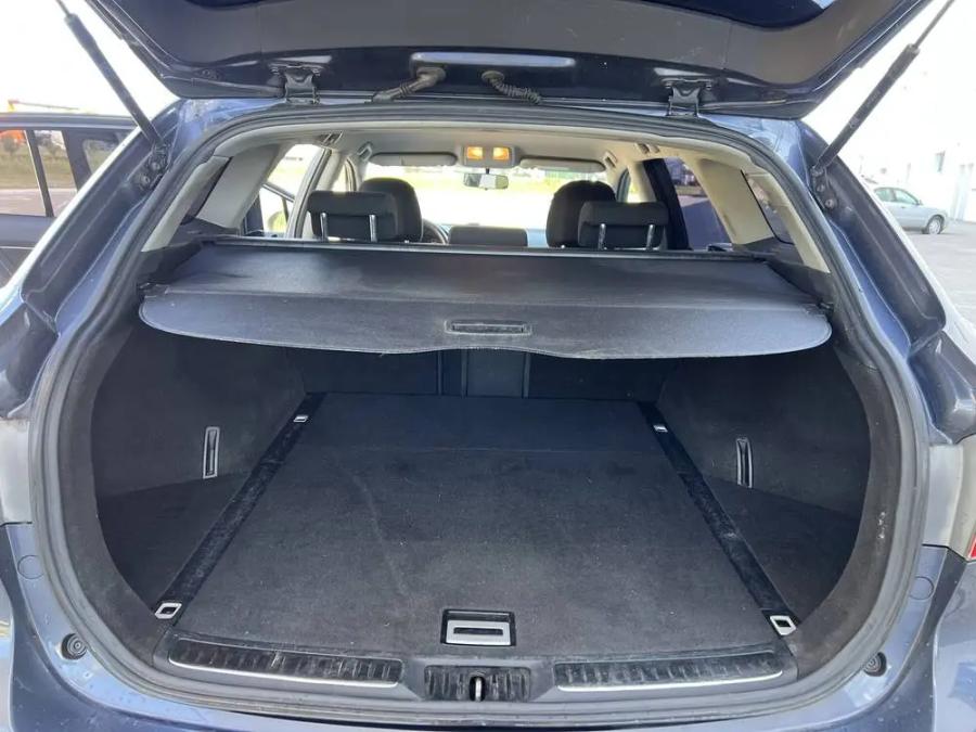 Pelēks Toyota Avensis 2011 Rēzekne, ar dzinēja tilpumu 2.00 L un nobraukumu 303 tūkst. km par 4590 €, foto 18 vietnē AUTOMOTO.COM.LV