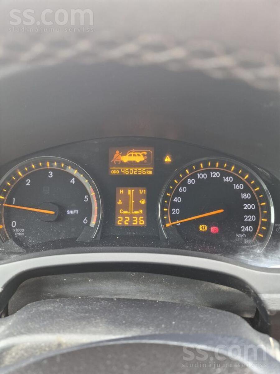 Серый Тойота Авенсис 2011 в Талси, объемом двигателя 2.20 л и пробегом 460 тыс. км за 2190 €, фото 3 на AUTOMOTO.COM.LV