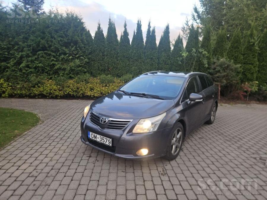 Grey Toyota Avensis 2011 in Riga, with an engine capacity of 2.20 L and mileage of 460 thousand km for 1780 €, photo 1 on AUTOMOTO.COM.LV