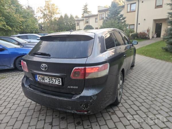 Grey Toyota Avensis 2011 in Riga, with an engine capacity of 2.20 L and mileage of 460 thousand km for 1780 €, photo 5 on AUTOMOTO.COM.LV