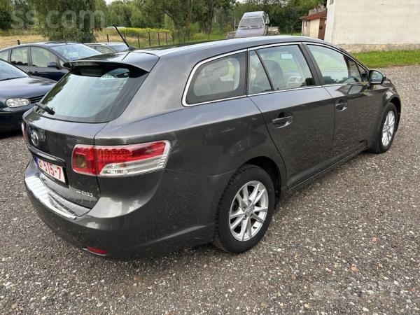 Grey Toyota Avensis 2011 in Limbazi, with an engine capacity of 2.00 L and mileage of 218 thousand km for 5450 €, photo 4 on AUTOMOTO.COM.LV