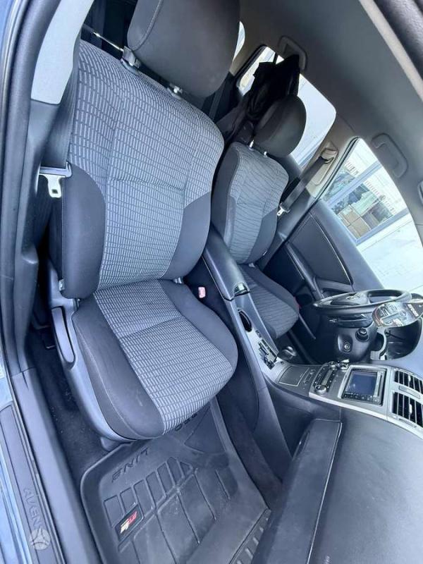 Pelēks Toyota Avensis 2011 Viļņa, ar dzinēja tilpumu 1.79 L un nobraukumu 337 tūkst. km par 4175 €, foto 10 vietnē AUTOMOTO.COM.LV