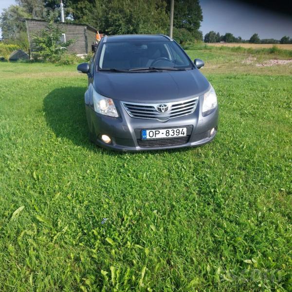 Grey Toyota Avensis 2011 in Bauska, with an engine capacity of 2.20 L and mileage of 300 thousand km for 2600 €, photo 2 on AUTOMOTO.COM.LV