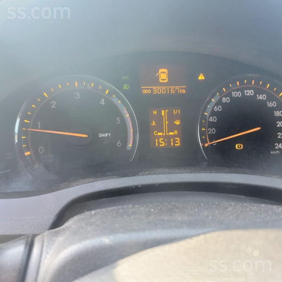 Серый Тойота Авенсис 2011 в Бауска, объемом двигателя 2.20 л и пробегом 300 тыс. км за 2600 €, фото 8 на AUTOMOTO.COM.LV