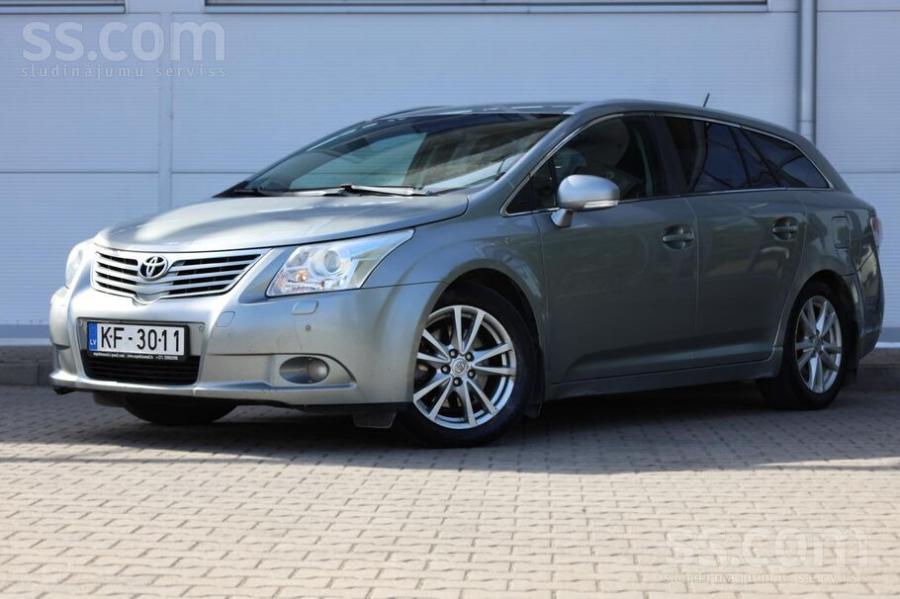 Pelēks Toyota Avensis 2011 Rīga, ar dzinēja tilpumu 2.20 L un nobraukumu 442 tūkst. km par 1995 €, foto 1 vietnē AUTOMOTO.COM.LV