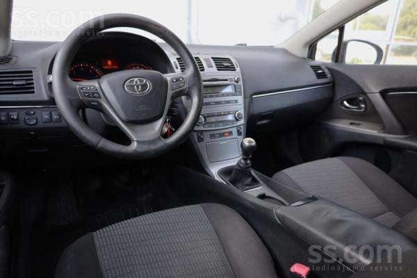 Серый Тойота Авенсис 2011 в Рига, объемом двигателя 2.20 л и пробегом 442 тыс. км за 1995 €, фото 6 на AUTOMOTO.COM.LV