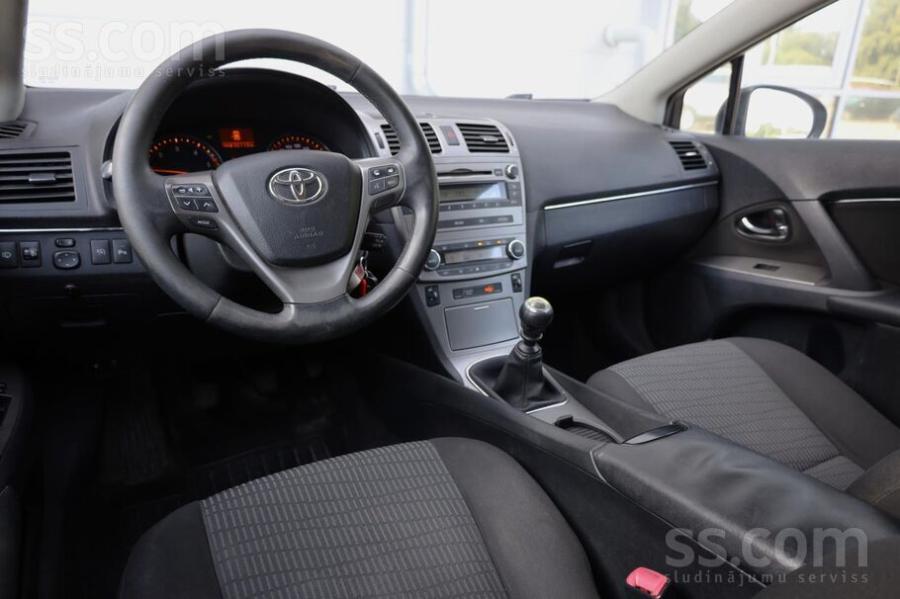 Pelēks Toyota Avensis 2011 Rīga, ar dzinēja tilpumu 2.20 L un nobraukumu 442 tūkst. km par 1995 €, foto 7 vietnē AUTOMOTO.COM.LV