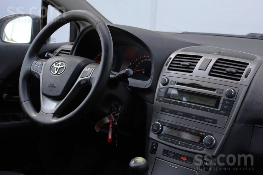 Pelēks Toyota Avensis 2011 Rīga, ar dzinēja tilpumu 2.20 L un nobraukumu 442 tūkst. km par 1995 €, foto 10 vietnē AUTOMOTO.COM.LV