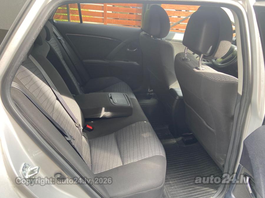 Серый Тойота Авенсис 2011 в Таллин, объемом двигателя 1.80 л и пробегом 197 тыс. км за 5500 €, фото 17 на AUTOMOTO.COM.LV