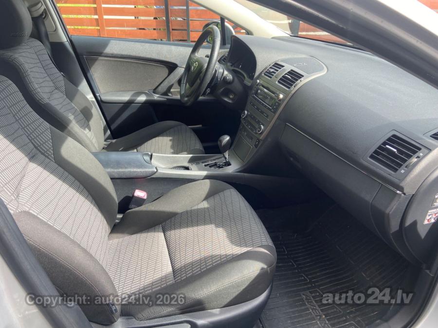 Серый Тойота Авенсис 2011 в Таллин, объемом двигателя 1.80 л и пробегом 197 тыс. км за 5500 €, фото 18 на AUTOMOTO.COM.LV