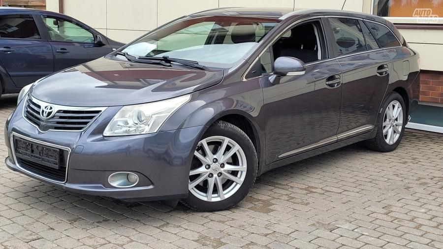 Grey Toyota Avensis 2011 in Kretinga, with an engine capacity of 2.20 L and mileage of 253 thousand km for 5650 €, photo 1 on AUTOMOTO.COM.LV
