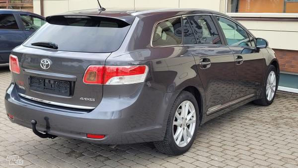 Grey Toyota Avensis 2011 in Kretinga, with an engine capacity of 2.20 L and mileage of 253 thousand km for 5650 €, photo 7 on AUTOMOTO.COM.LV