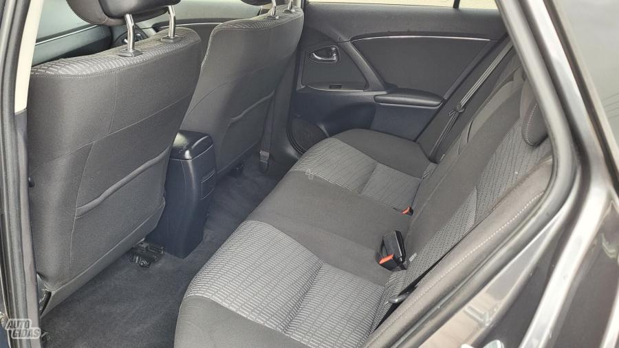Grey Toyota Avensis 2011 in Kretinga, with an engine capacity of 2.20 L and mileage of 253 thousand km for 5650 €, photo 13 on AUTOMOTO.COM.LV