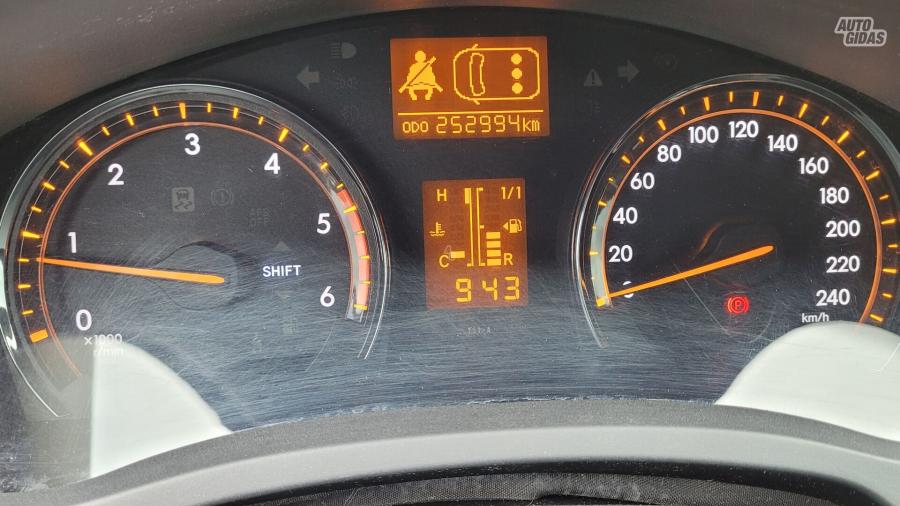 Grey Toyota Avensis 2011 in Kretinga, with an engine capacity of 2.20 L and mileage of 253 thousand km for 5650 €, photo 18 on AUTOMOTO.COM.LV