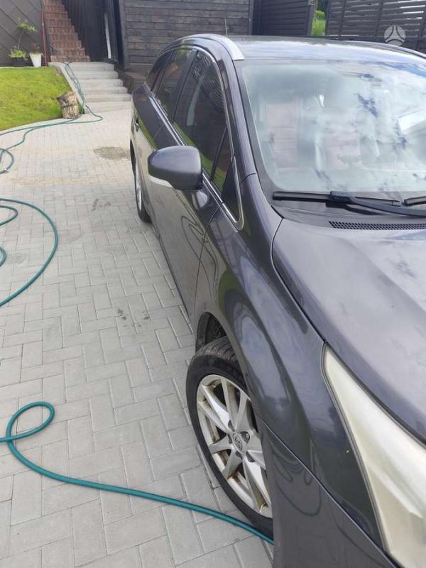Pelēks Toyota Avensis 2011 Viļņa, ar dzinēja tilpumu 1.99 L un nobraukumu 305 tūkst. km par 4300 €, foto 8 vietnē AUTOMOTO.COM.LV