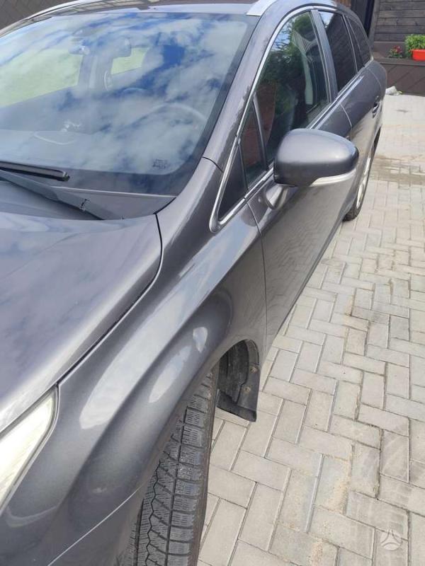 Pelēks Toyota Avensis 2011 Viļņa, ar dzinēja tilpumu 1.99 L un nobraukumu 305 tūkst. km par 4300 €, foto 11 vietnē AUTOMOTO.COM.LV