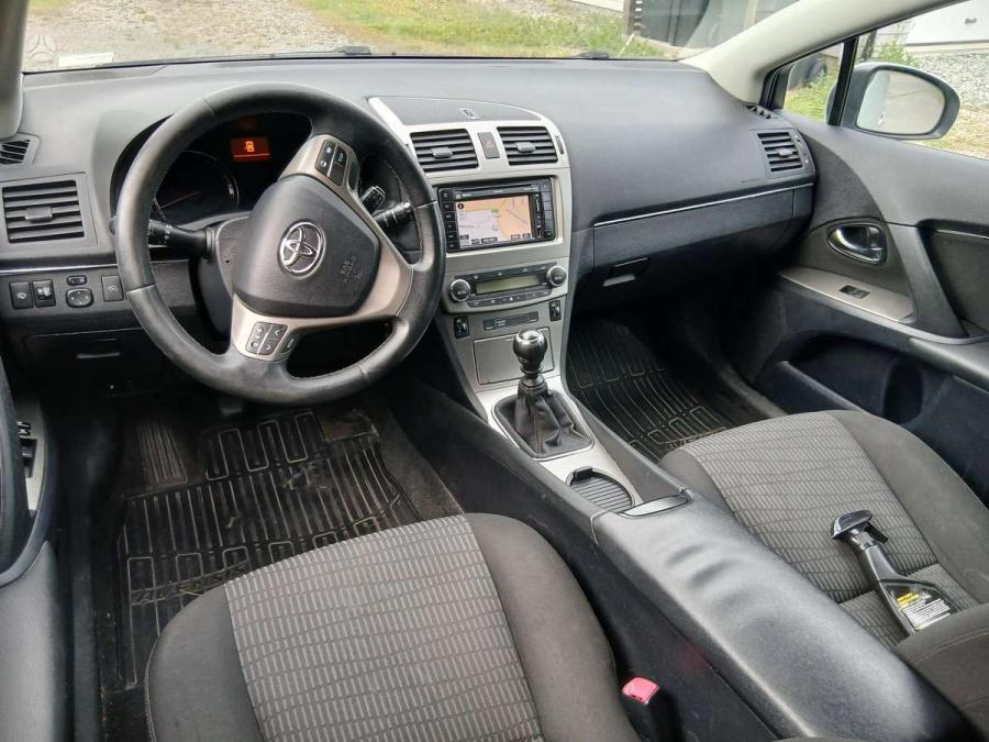 Pelēks Toyota Avensis 2011 Šauļi, ar dzinēja tilpumu 2.00 L un nobraukumu 276 tūkst. km par 2500 €, foto 6 vietnē AUTOMOTO.COM.LV