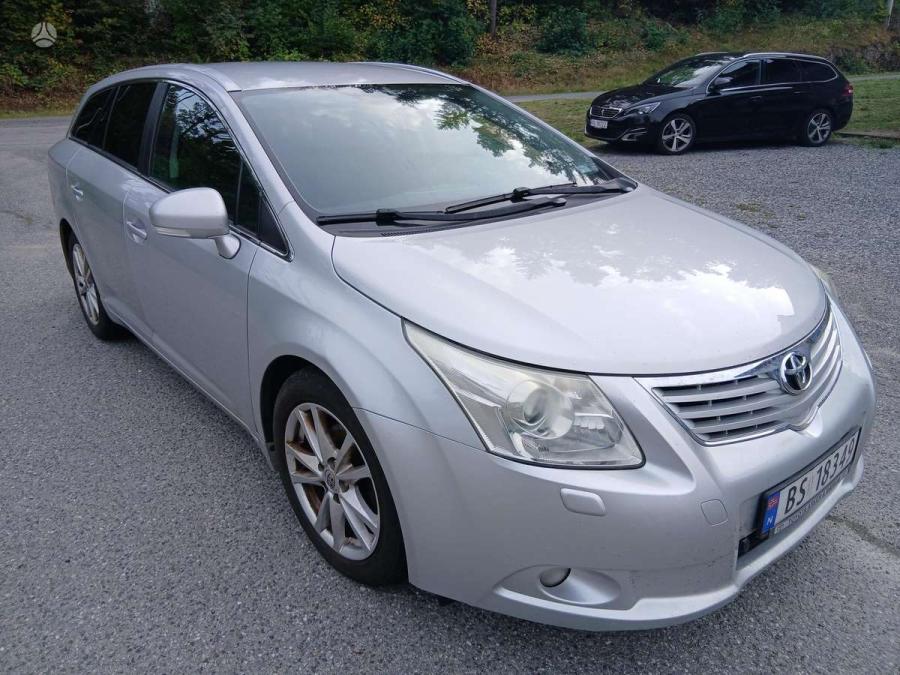 Pelēks Toyota Avensis 2011 Šauļi, ar dzinēja tilpumu 2.00 L un nobraukumu 276 tūkst. km par 2500 €, foto 9 vietnē AUTOMOTO.COM.LV