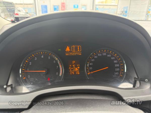 Серый Тойота Авенсис 2011 в Таллин, объемом двигателя 1.80 л и пробегом 250 тыс. км за 4950 €, фото 5 на AUTOMOTO.COM.LV
