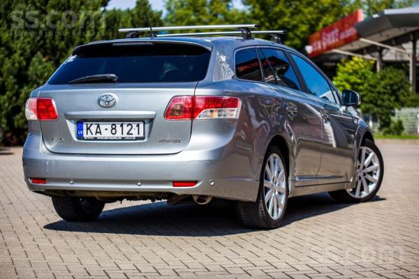 Pelēks Toyota Avensis 2011 Rīga, ar dzinēja tilpumu 2.20 L un nobraukumu 563 tūkst. km par 3200 €, foto 5 vietnē AUTOMOTO.COM.LV