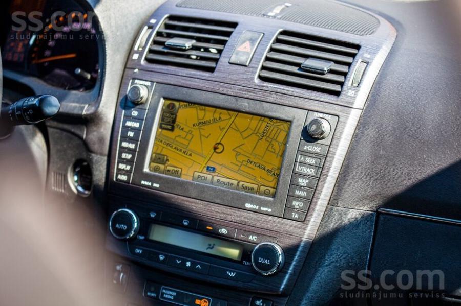 Серый Тойота Авенсис 2011 в Рига, объемом двигателя 2.20 л и пробегом 563 тыс. км за 3200 €, фото 10 на AUTOMOTO.COM.LV