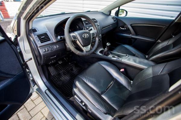 Pelēks Toyota Avensis 2011 Rīga, ar dzinēja tilpumu 2.20 L un nobraukumu 563 tūkst. km par 3200 €, foto 11 vietnē AUTOMOTO.COM.LV