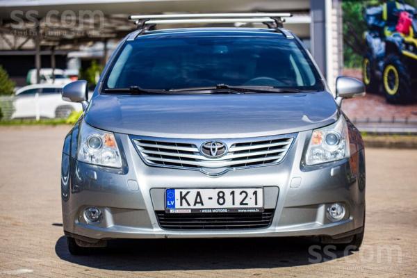 Pelēks Toyota Avensis 2011 Rīga, ar dzinēja tilpumu 2.20 L un nobraukumu 563 tūkst. km par 2900 €, foto 3 vietnē AUTOMOTO.COM.LV