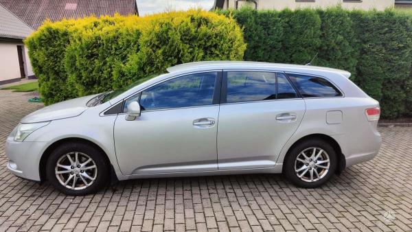Pelēks Toyota Avensis 2011 Mažeikiai, ar dzinēja tilpumu 2.00 L un nobraukumu 250 tūkst. km par 5000 €, foto 3 vietnē AUTOMOTO.COM.LV